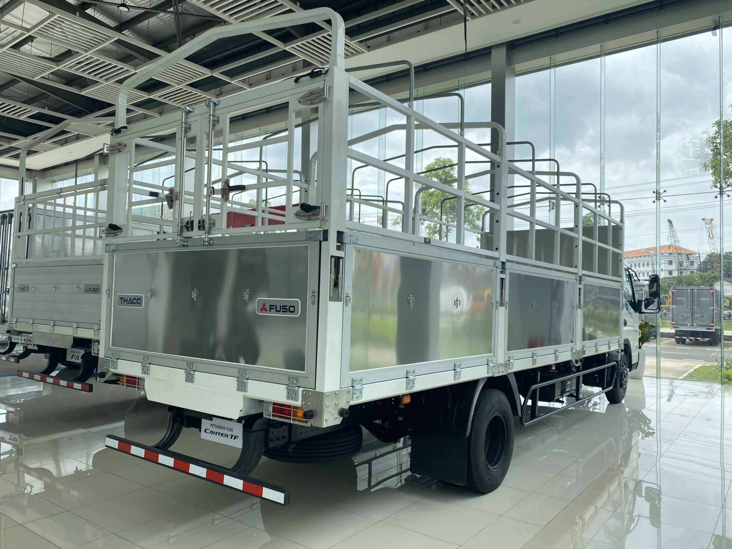 Xe Tải FUSO TF8.5L - Thùng 6M2 Tải 4.6T - Xe Tải Miền Nam